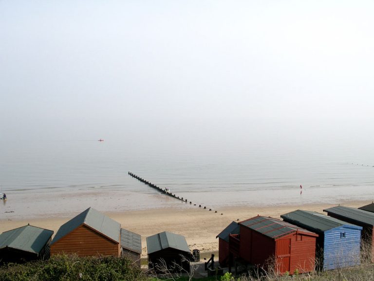Tiny Beach Hut – Tiny House Swoon