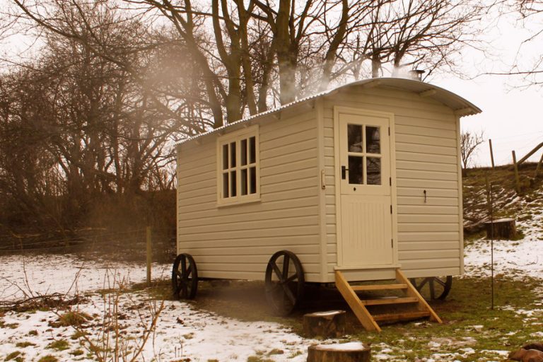 Tiny Green Hut – Tiny House Swoon