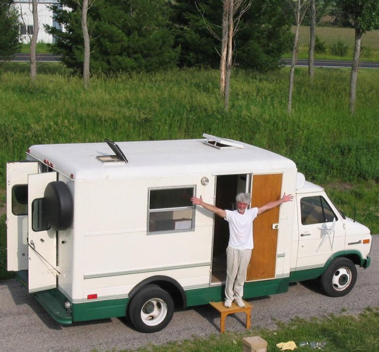 Converted Maintenance Van – Tiny House Swoon