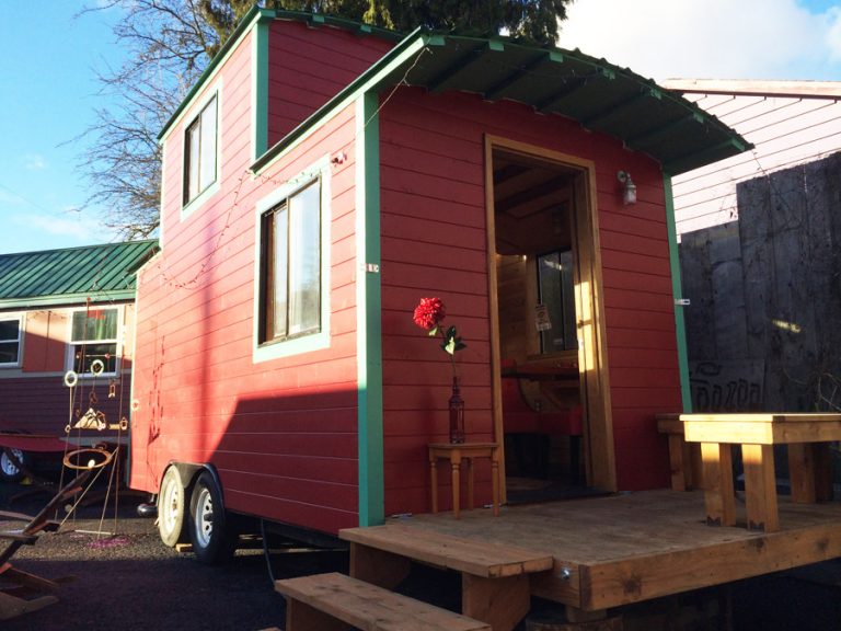 The Caboose – Tiny House Swoon