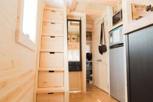 Lora’s Tiny House – Tiny House Swoon