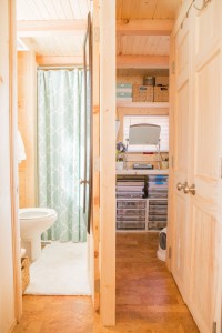 Lora’s Tiny House – Tiny House Swoon