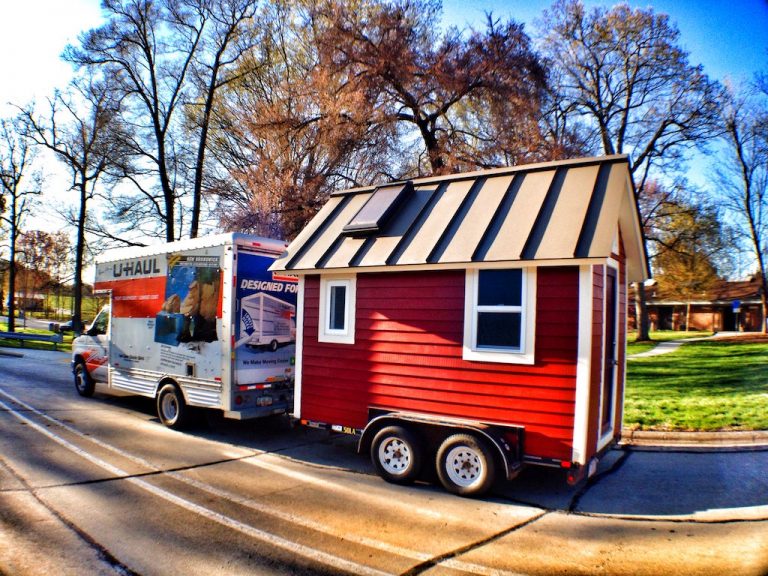 The Little Red House – Tiny House Swoon